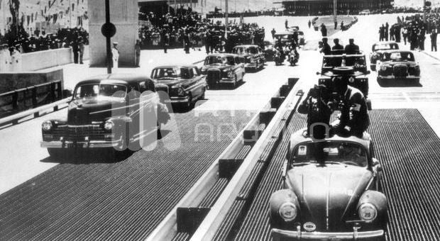 Inauguração da Ponte Salazar – RTP Arquivos