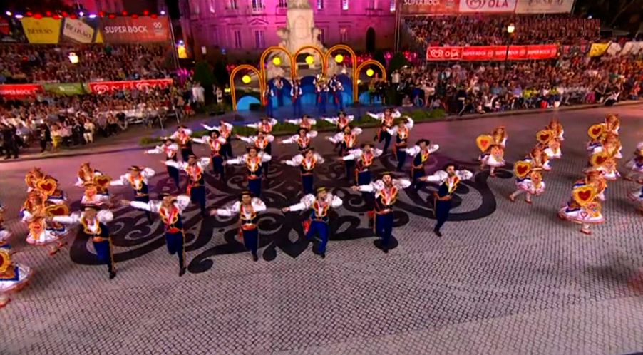 Alfama vence concurso das marchas populares – RTP Arquivos