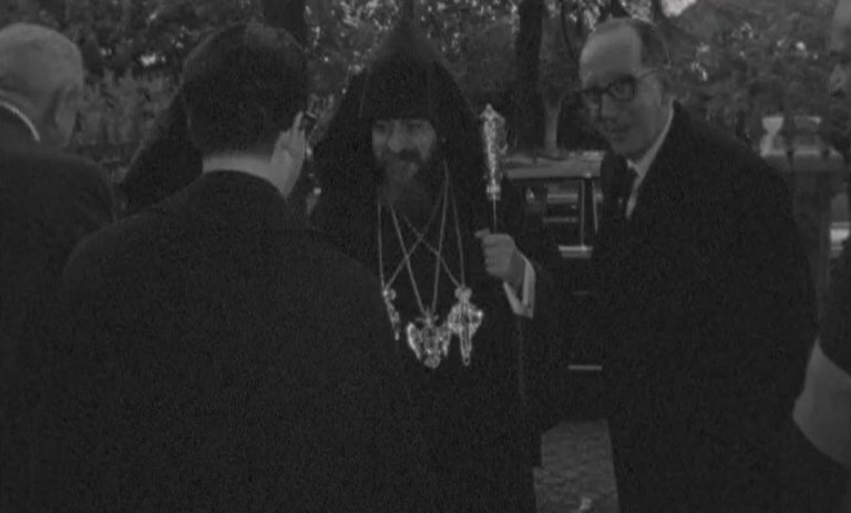 Dom Manuel Gonçalves Cerejeira recebe Khoren I Paroian em Lisboa – RTP ...