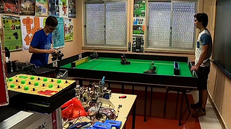 Concurso Internacional de Robôs no Japão – RTP Arquivos