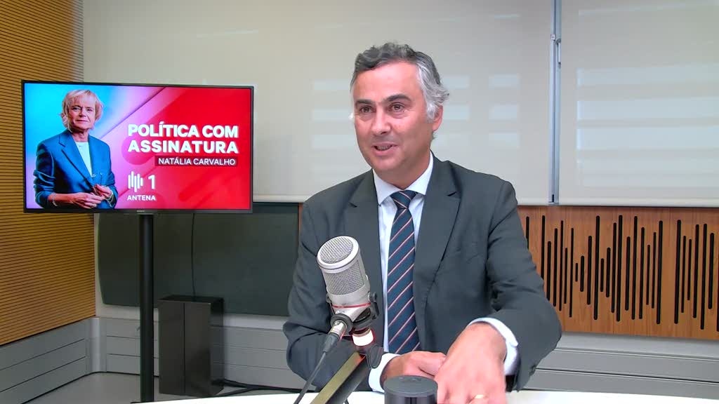 "Não faltam professores". Fernando Alexandre em entrevista ao podcast ...