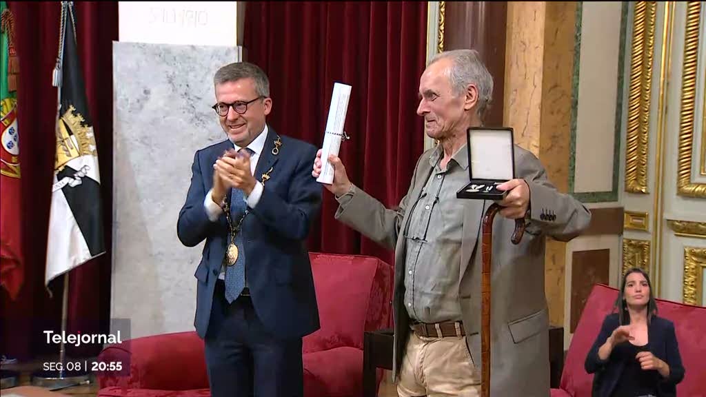 José Pinho recebe medalha de mérito cultural da cidade de Lisboa