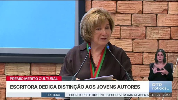 Lídia Jorge condecorada com Medalha de Mérito Cultural