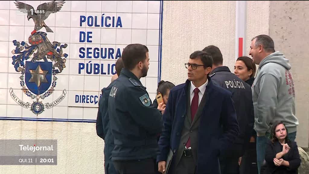 Polícias Manifestaram Se Em Esquadras De Todo O País