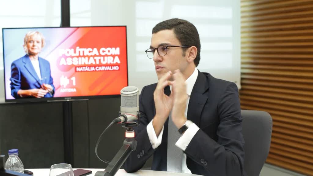 Governo tem de combater ideia de que está tudo na mesma, recomenda ...