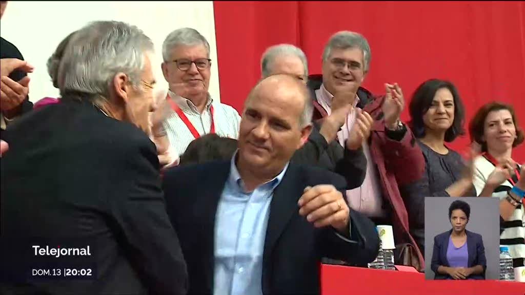 "Há quem salive e desespere pelo fim do PCP", diz Paulo Raimundo