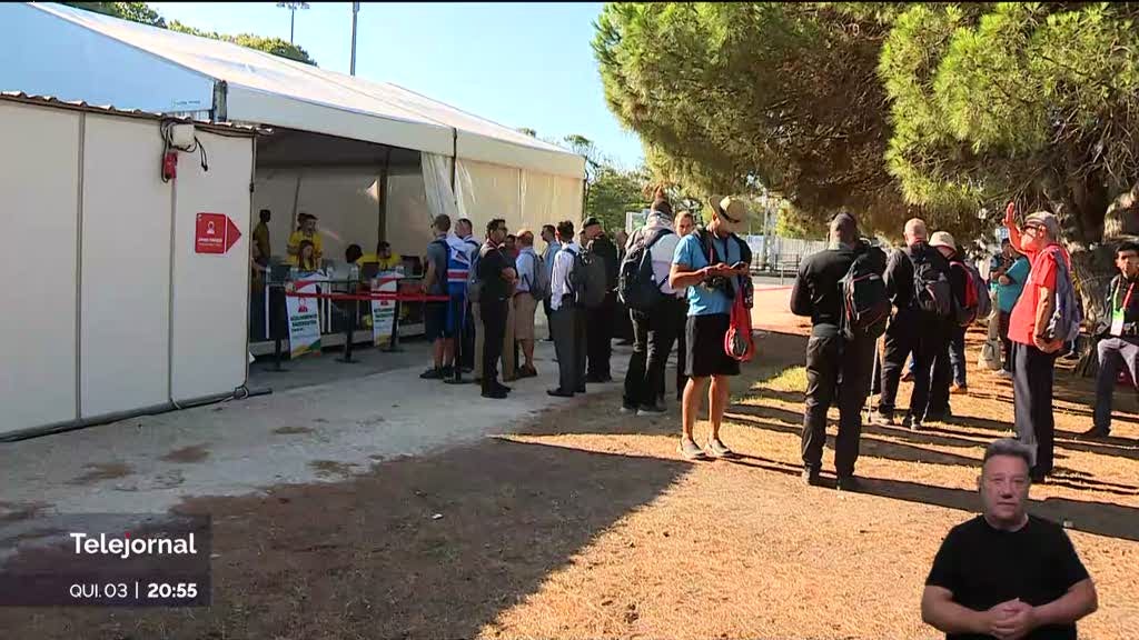 Parque do Perdão. Foram muitos os que foram ao confessionário antes do ...