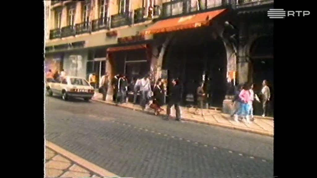 Um fogo no coração de Lisboa. O incêndio do Chiado foi há 30 anos