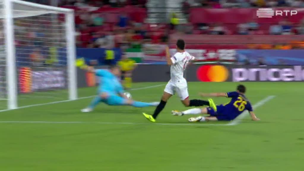 Ben Yedder marcou três golos no triunfo do Sevilha