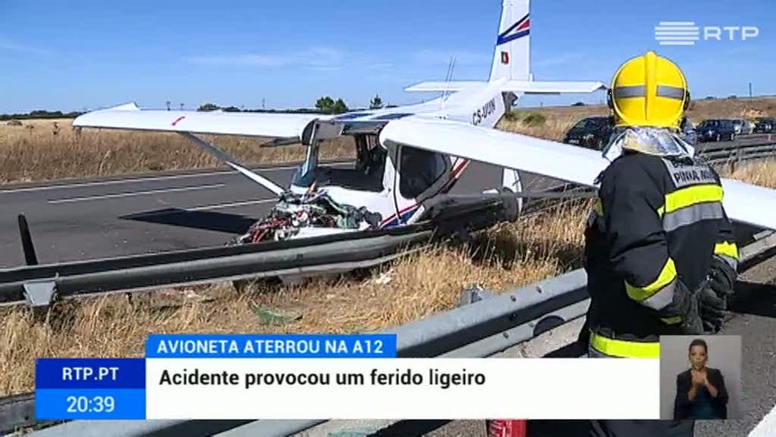 Avioneta aterra de emergência na A12 Avioneta aterra de emergência na A12