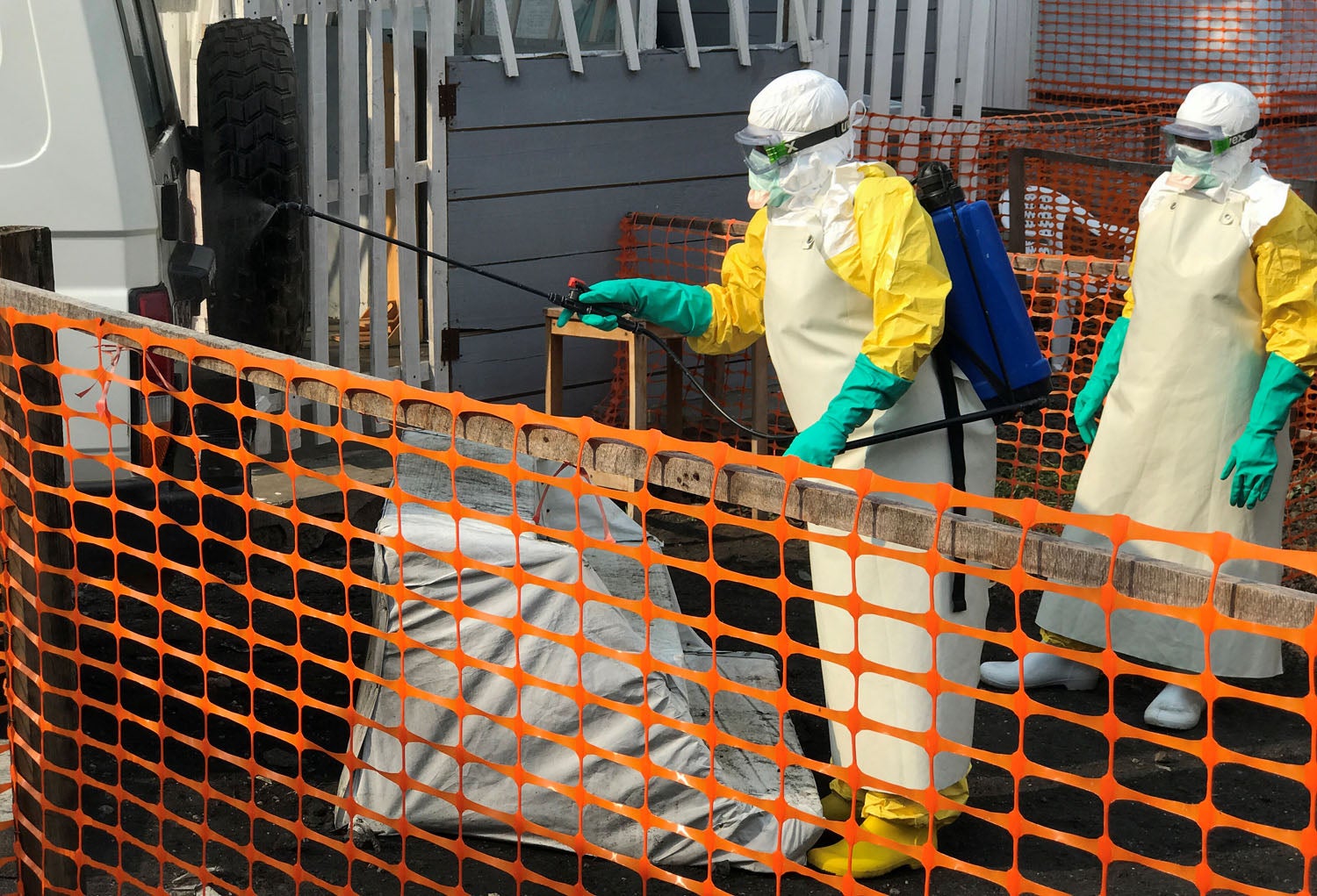 Ébola. Governo do Ruanda fecha fronteira para travar propagação