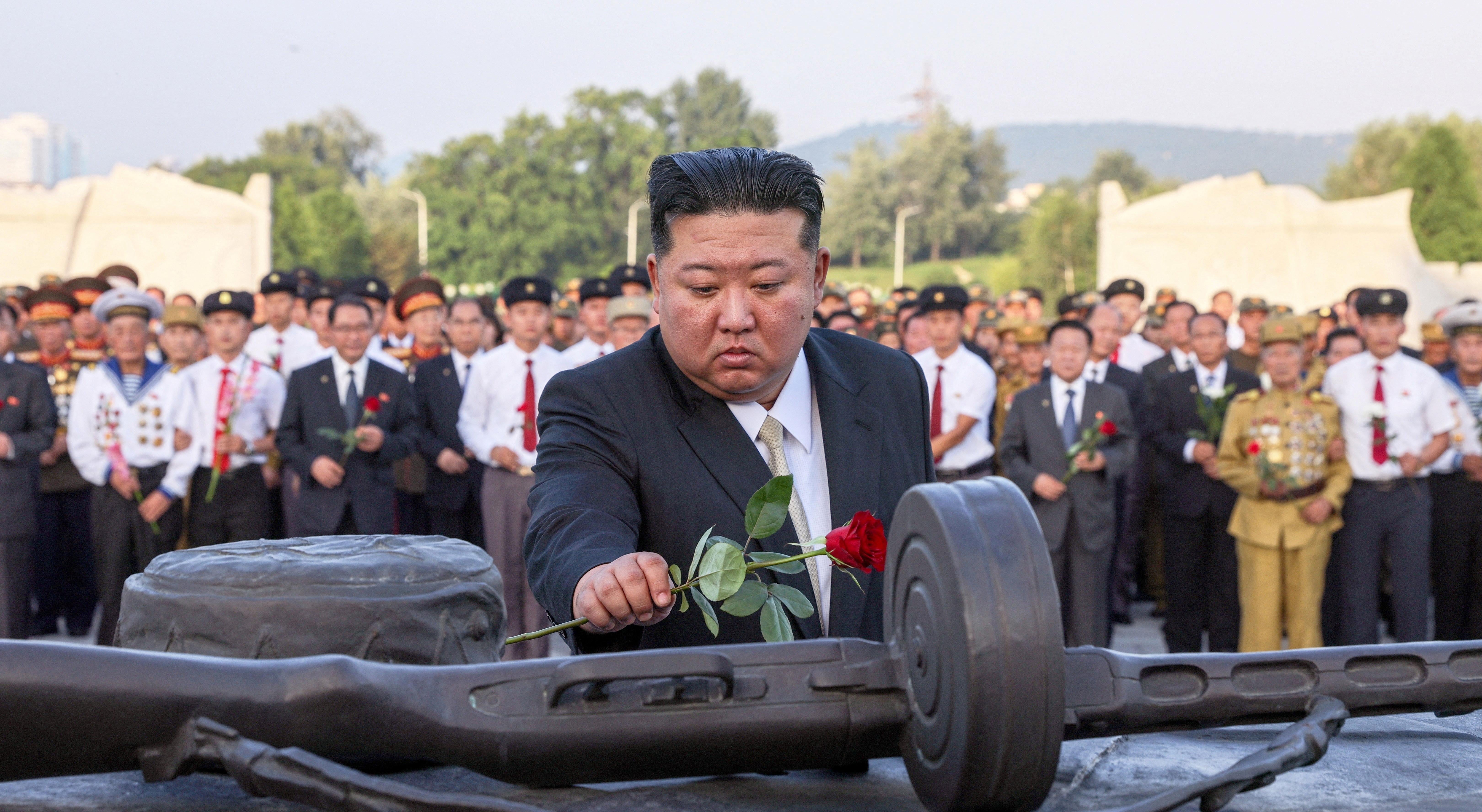 Líder da Coreia do Norte recorda armistício com indiferença face à China