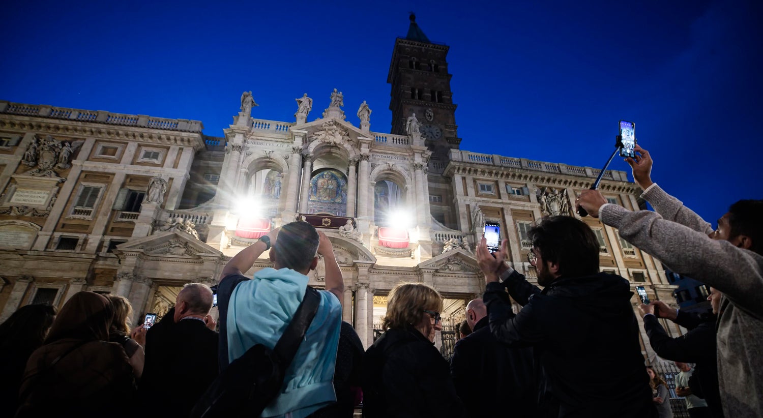 Morte do Papa está a ser sentida pela população em Roma