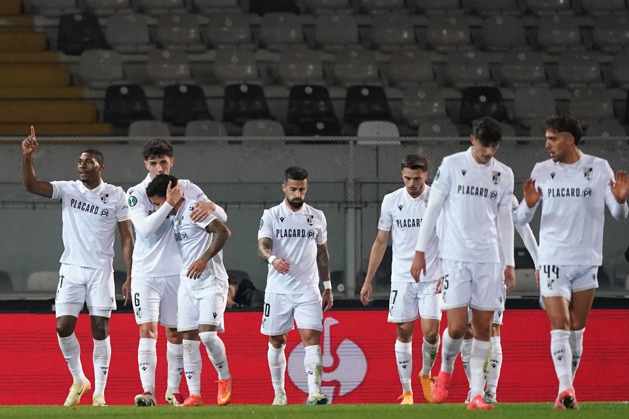 Hevertton Santos volta a Portugal para reforçar defesa do Vitória de ...