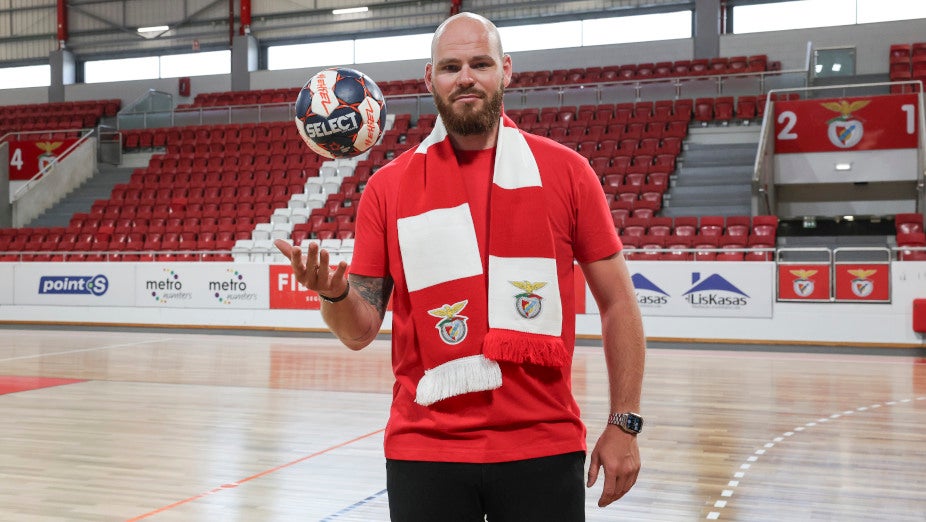 Guarda-redes Mike Jensen reforça andebol do Benfica