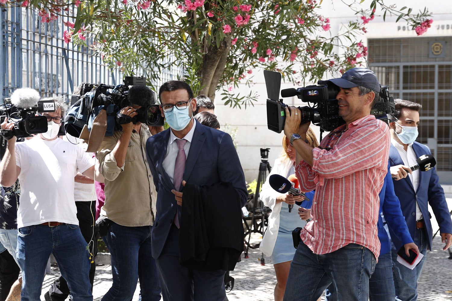 Joe Berardo obrigado a pagar caução de cinco milhões de euros