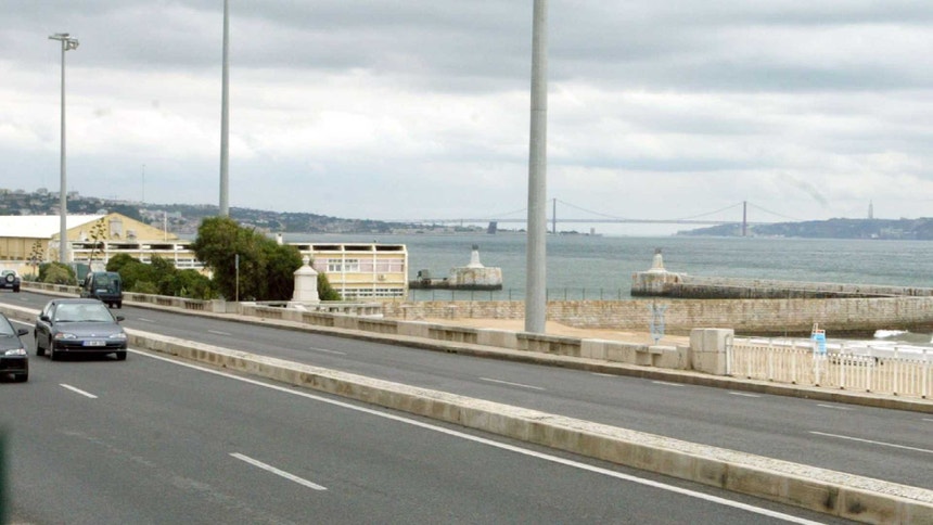 Avenida Marginal reaberta ao trânsito