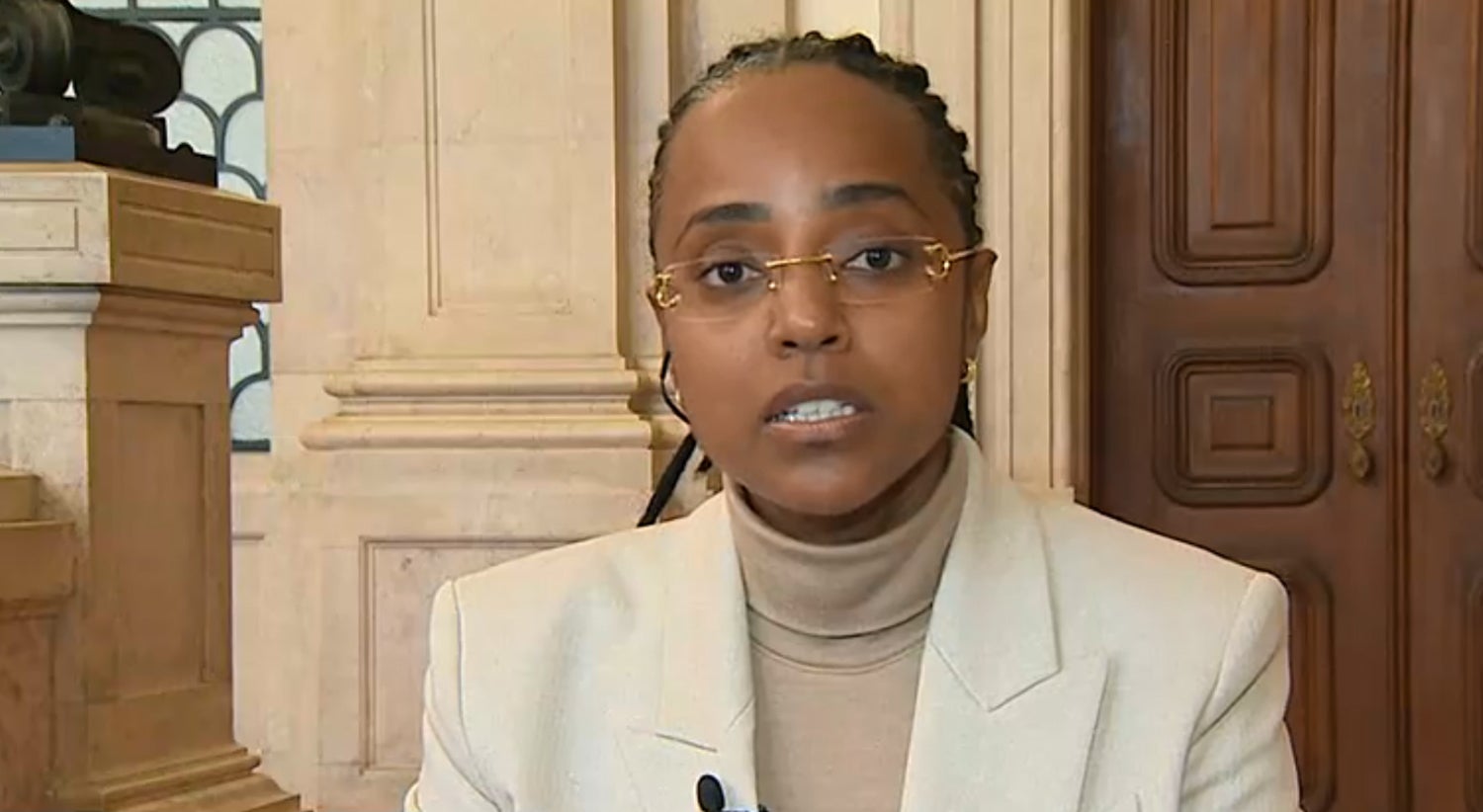 Assinatura falsificada. Eva Cruzeiro pede para que não se apontem dedos