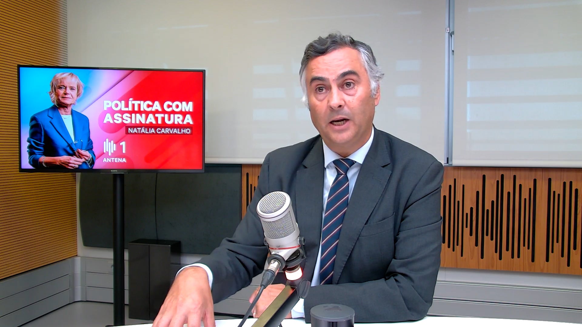 "Não faltam professores". Fernando Alexandre em entrevista ao podcast ...