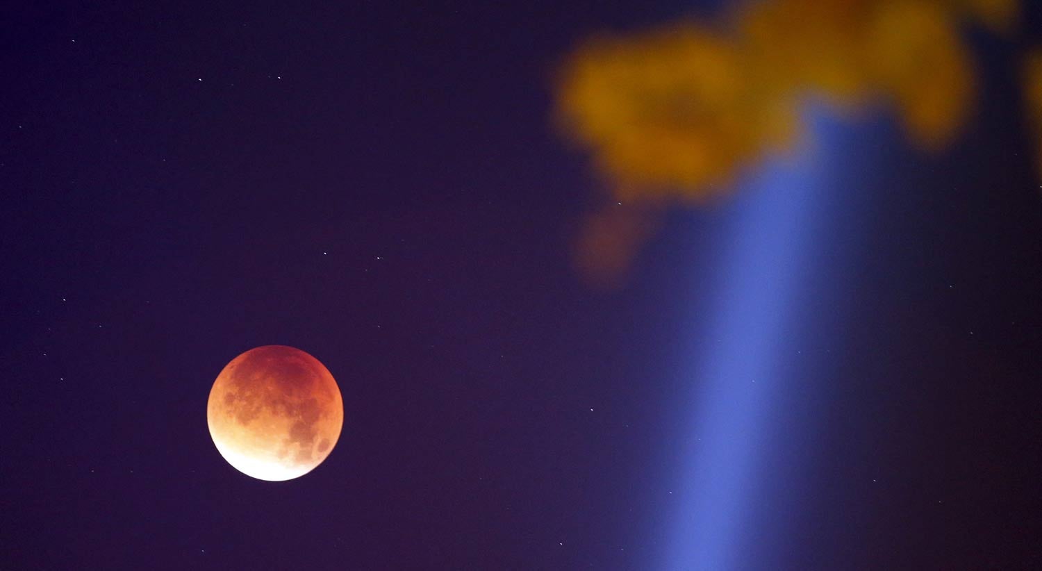 A cor da lua esta noite