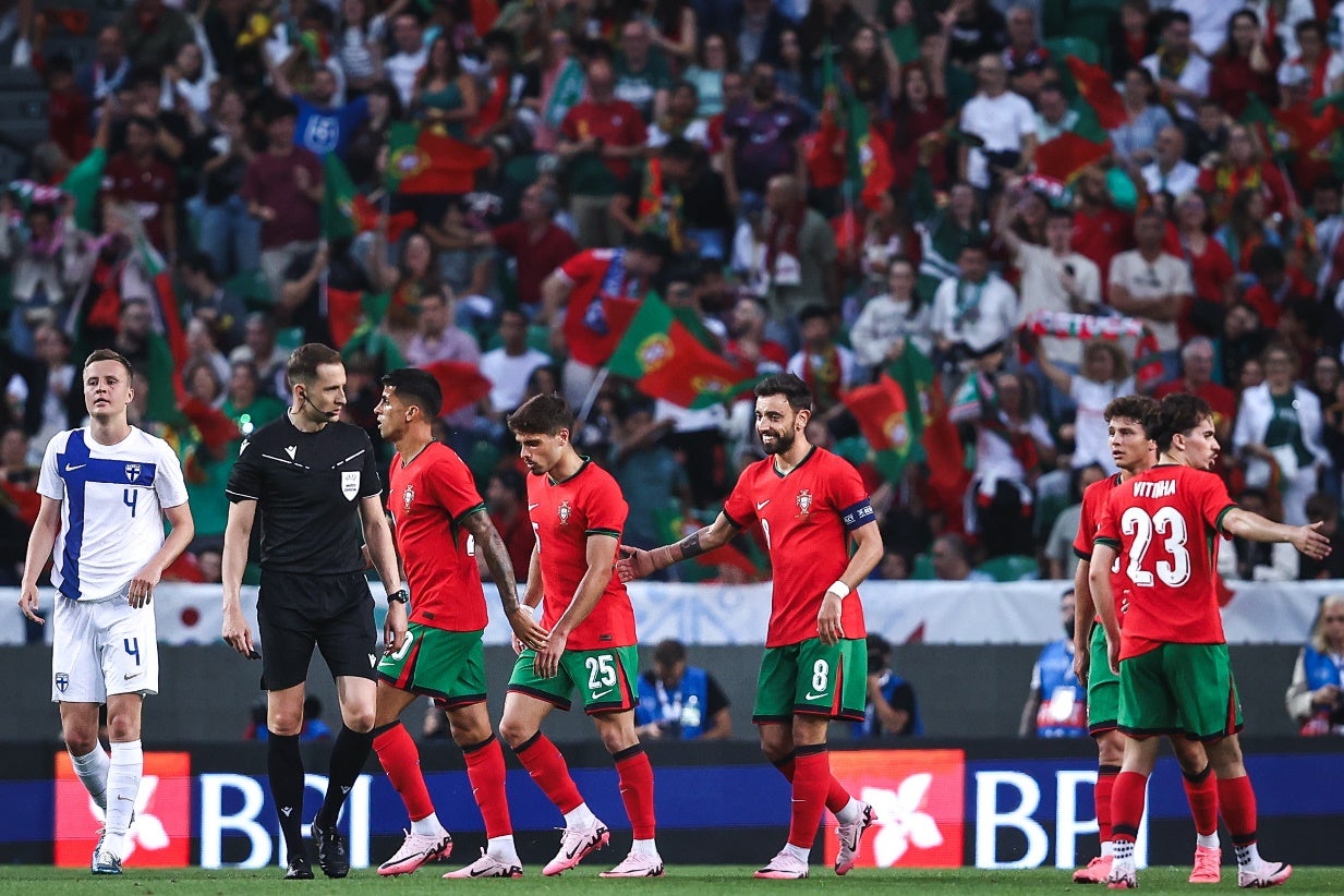 Portugal vence a Finlândia numa partida com muitos golos
