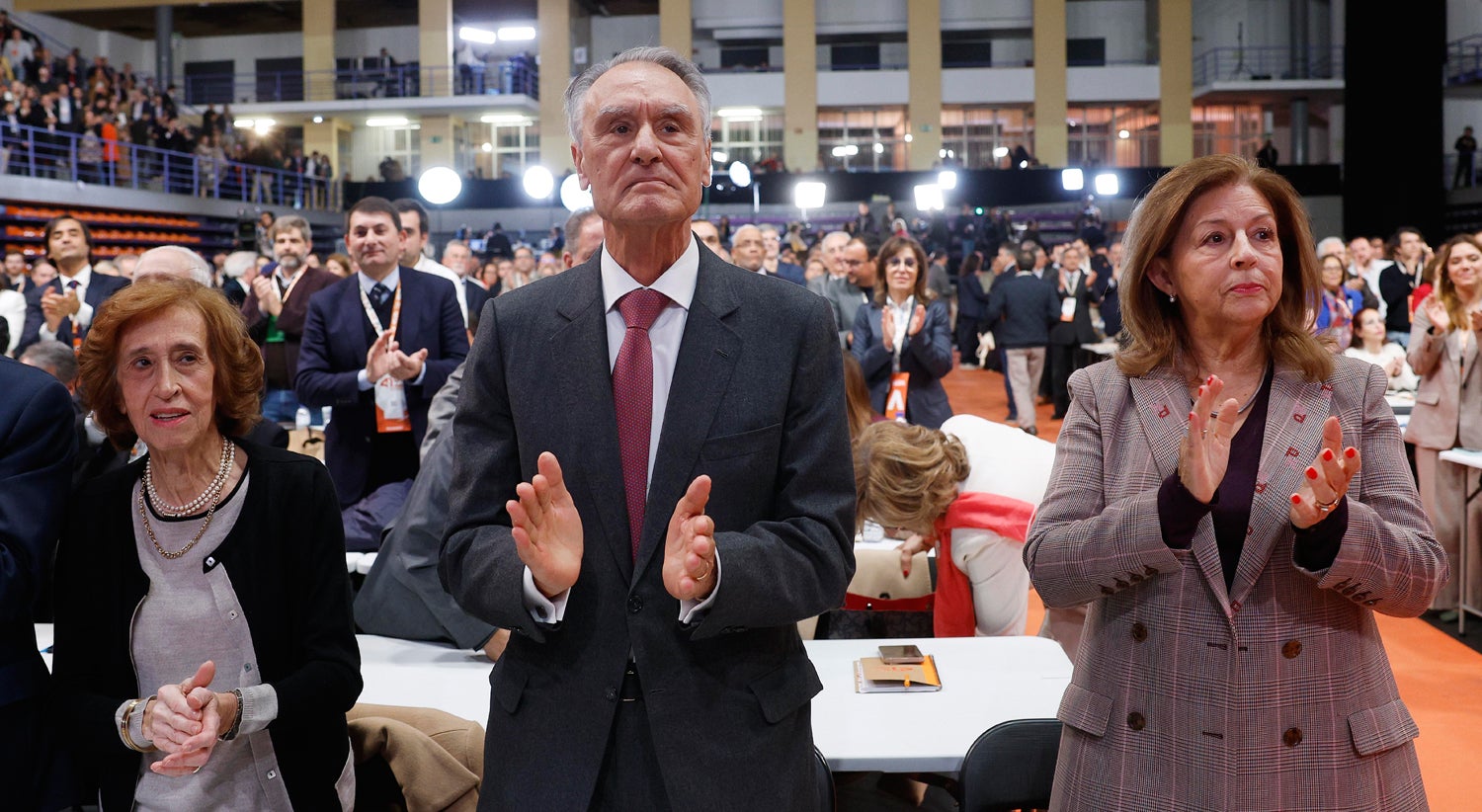 Cavaco defende "mudança que traga nova esperança aos portugueses"