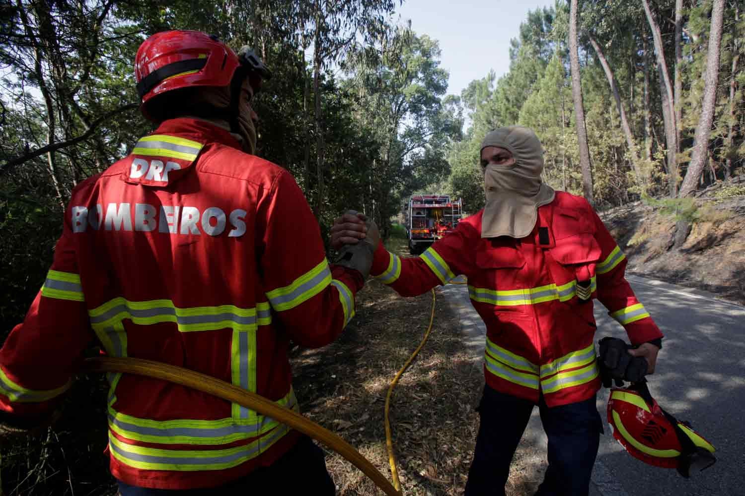 Incêndio de Pedrógão Grande praticamente dominado - País - RTP Notícias
