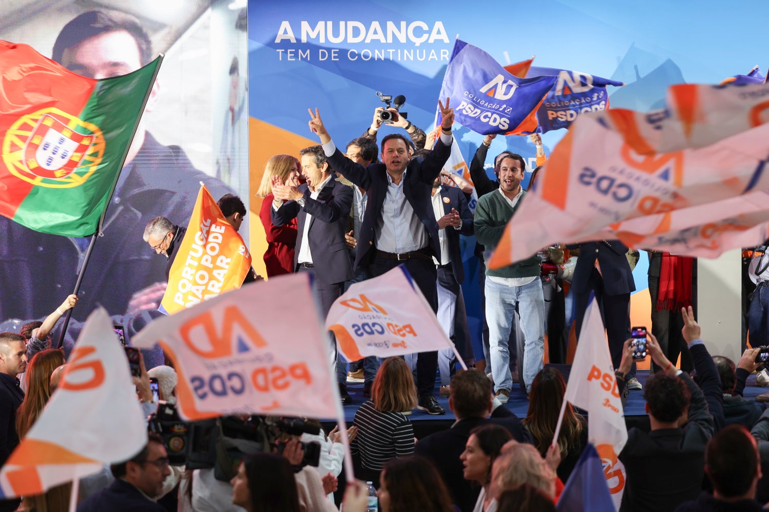 Terceiro dia de campanha marcado pelos 51 anos do PSD com Passos e ...