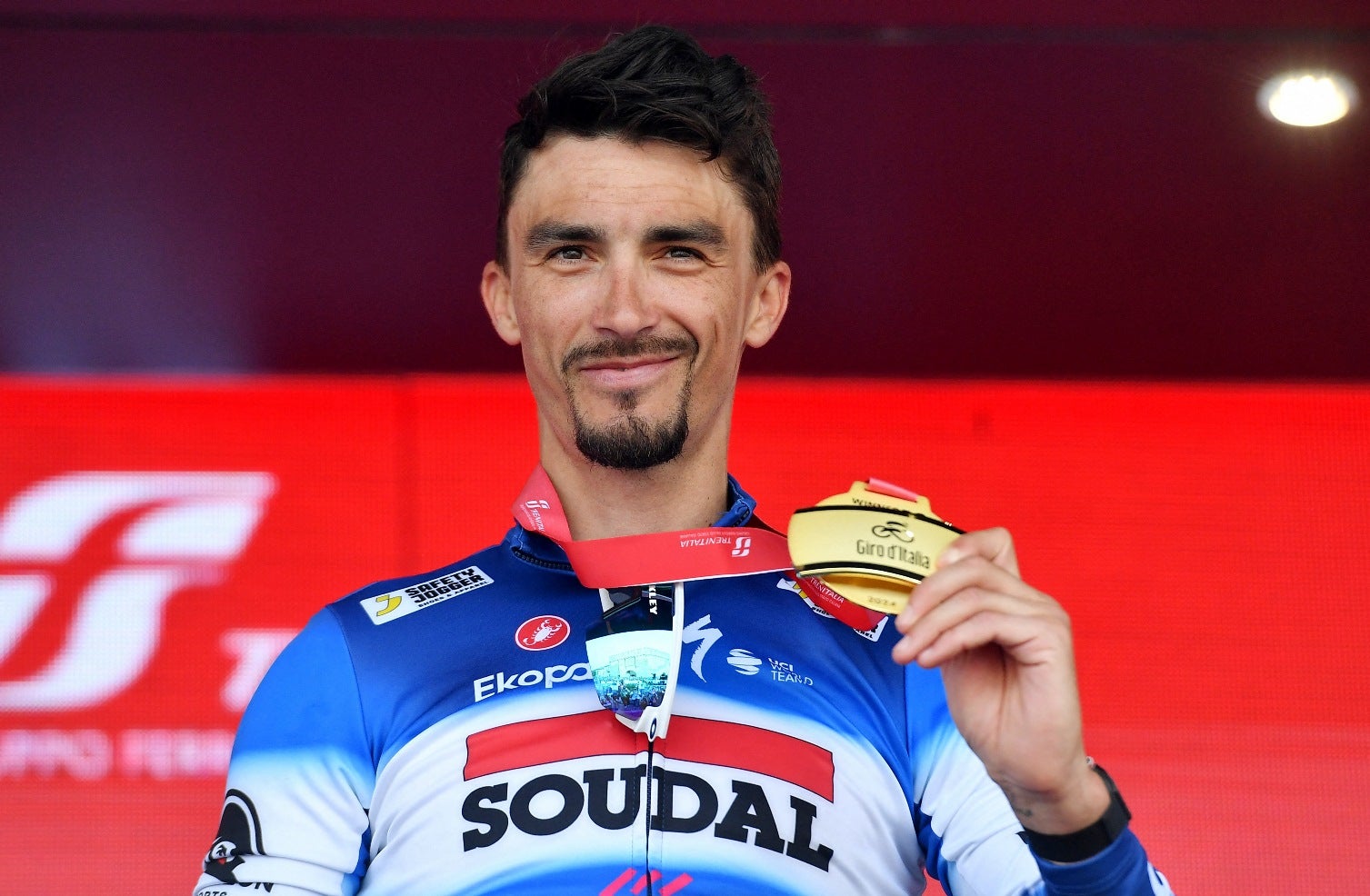 Ciclista francês Julian Alaphilippe inicia época em Portugal