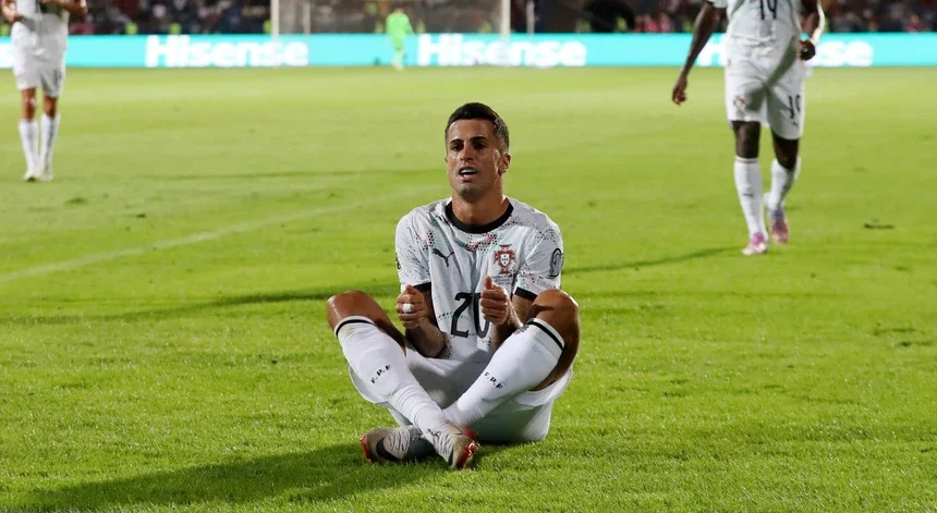 João Cancelo vai falhar próximos jogos de Portugal devido a lesão