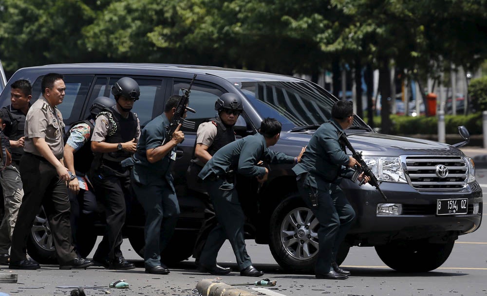 Ataques à bomba fazem pelo menos seis mortos na Indonésia