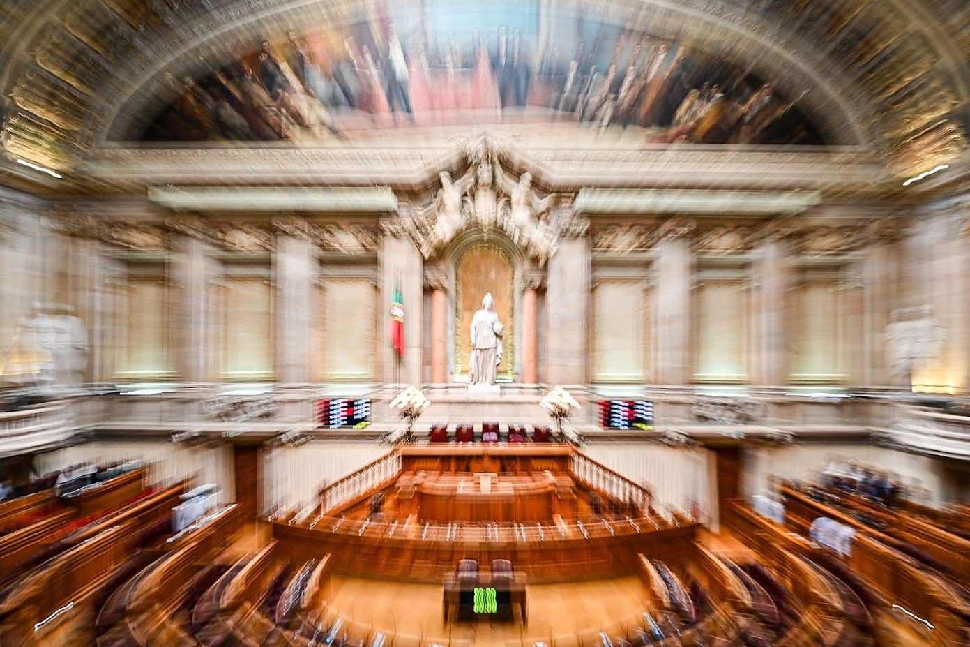 Parlamento aprova polémica lei dos solos