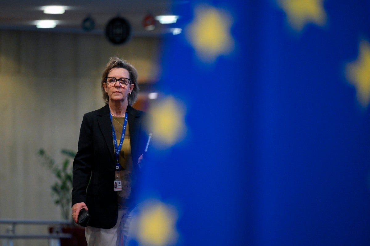 Entrevista à RTP. Maria Luís Albuquerque vê Europa preparada para ...