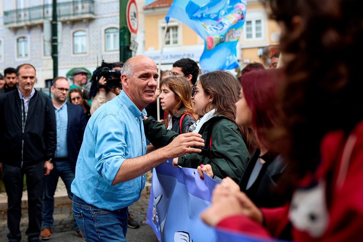 Paulo Raimundo quer saber porque há tantos imigrantes por regularizar