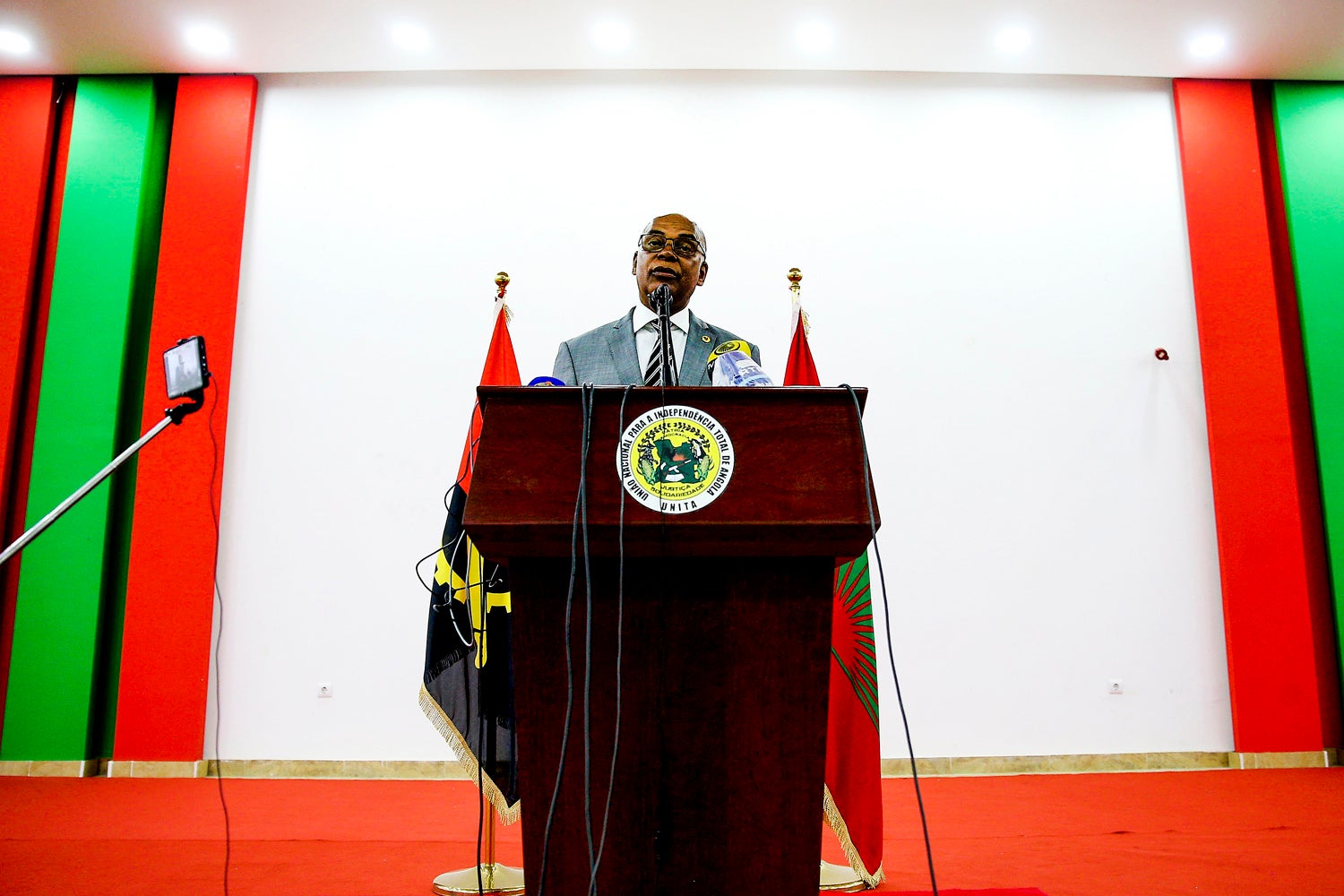 UNITA diz que MPLA não está preparado para a enfrentar e quer debate