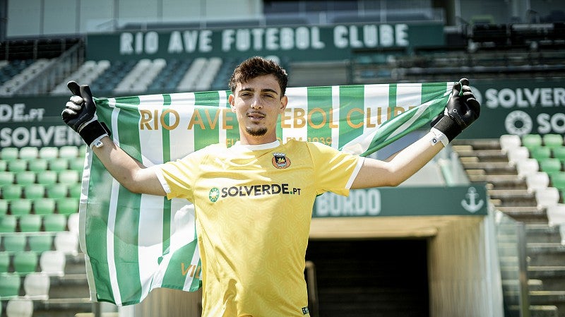 Rio Ave garante guarda-redes Antzelo Sina por empréstimo