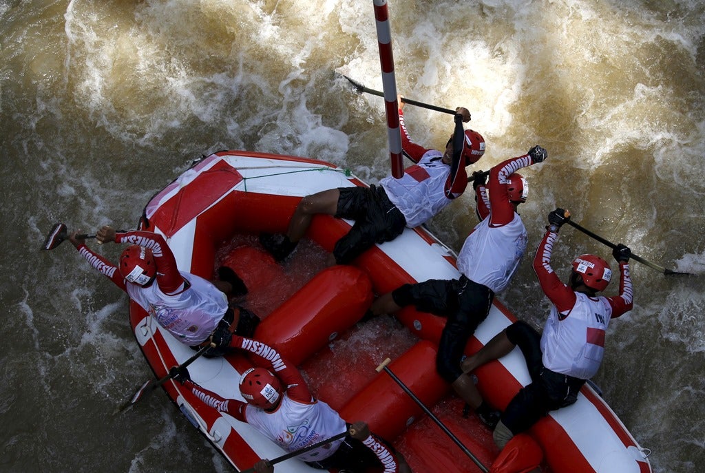 Remar, remar para o barco contornar...