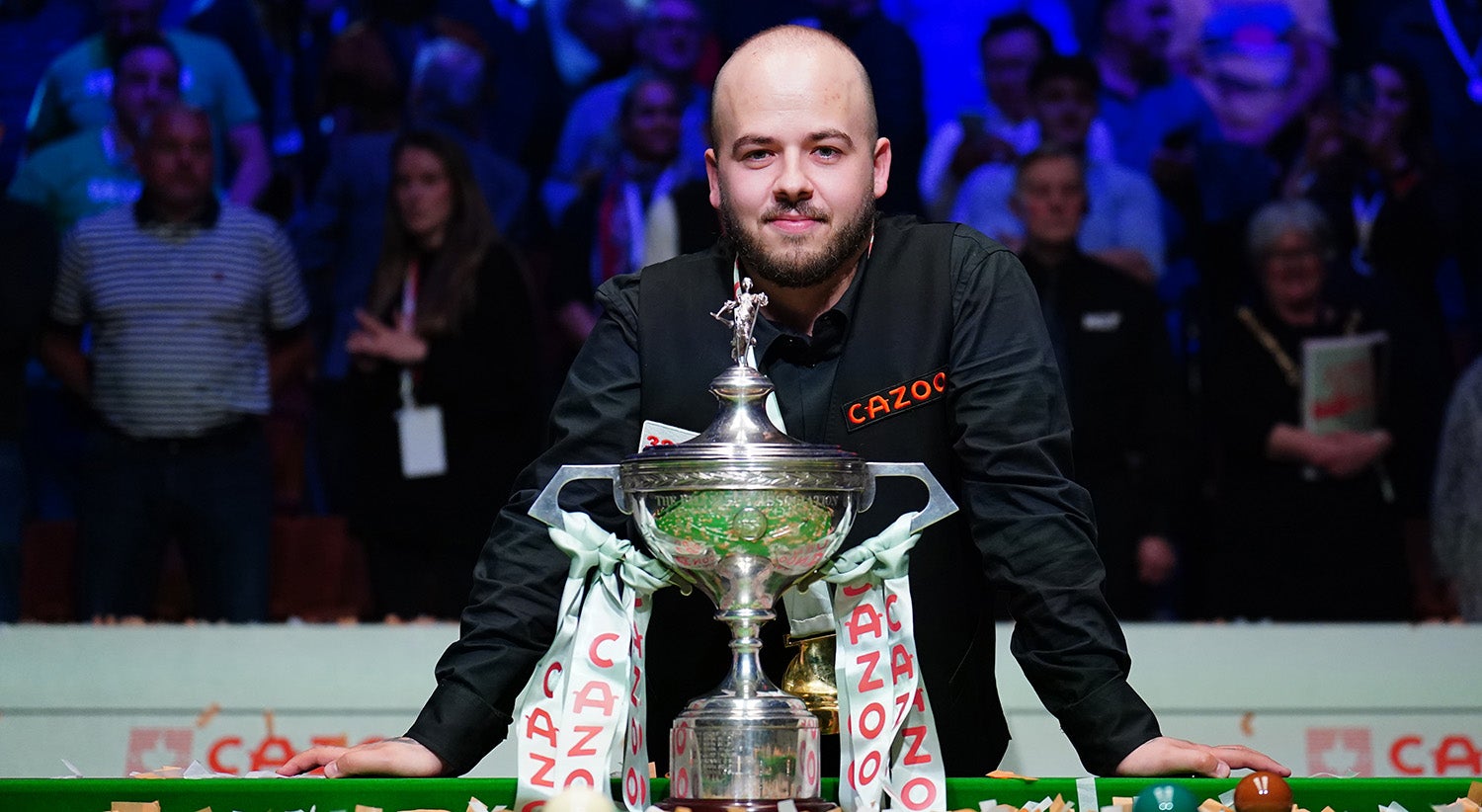 Luca Brecel sagra-se campeão do mundo de snooker