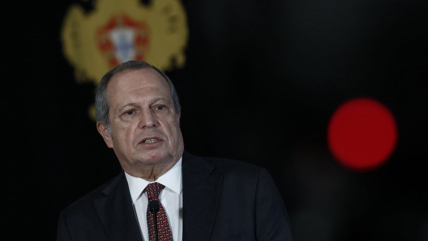 Carlos César defende "um refrescamento da atividade governativa"