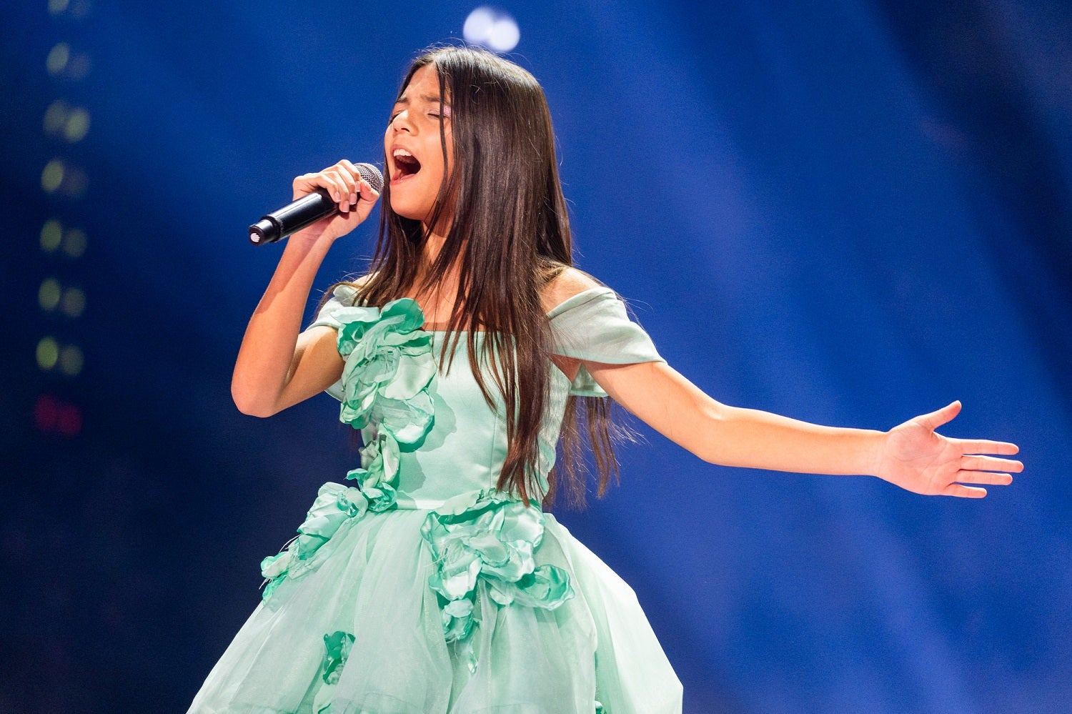 Victoria Nicole fica em segundo lugar no Festival Eurovisão Júnior, o ...