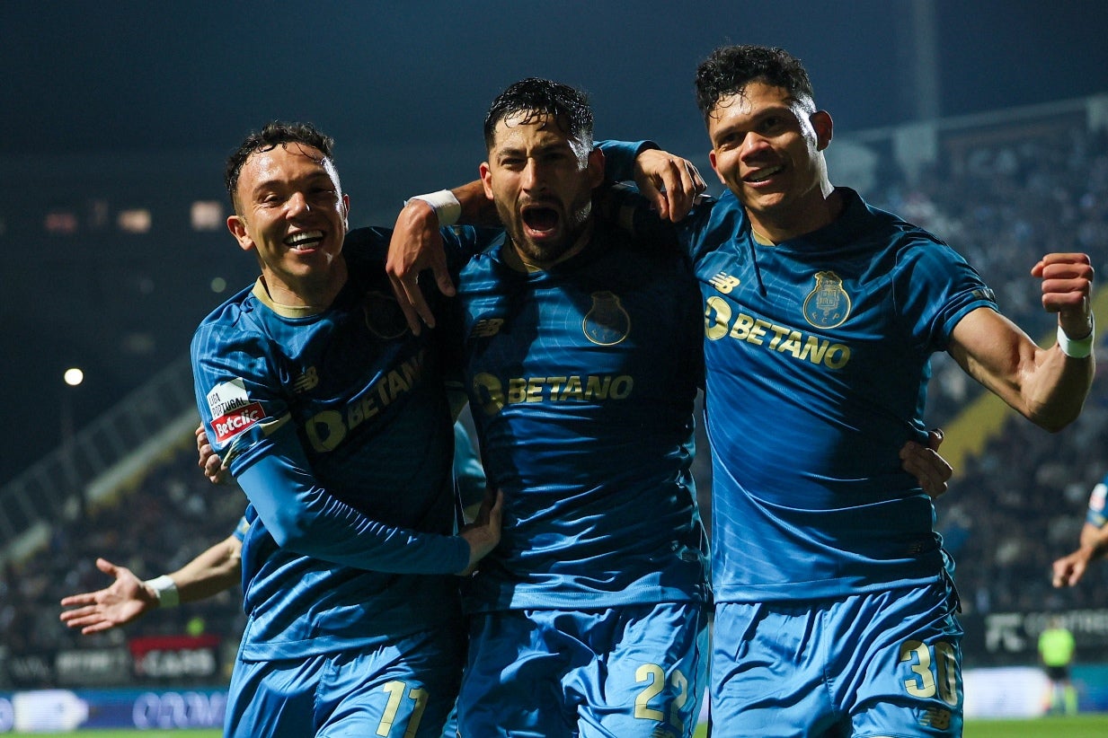 FC Porto vence em Faro e encurta distâncias para a liderança da I Liga