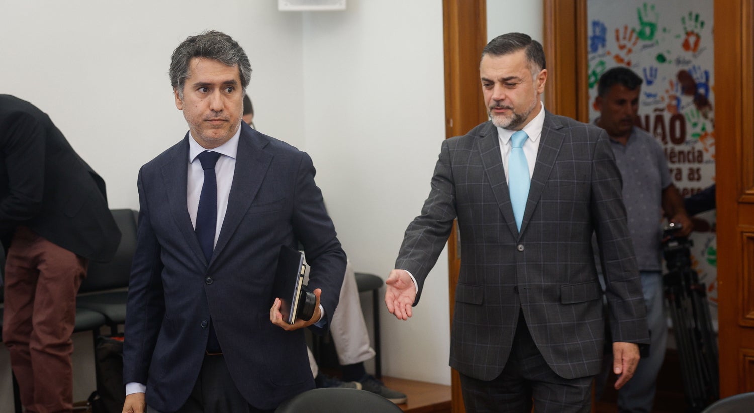 Ex-chefe de gabinete de Costa garante que caso das gémeas seguiu ...