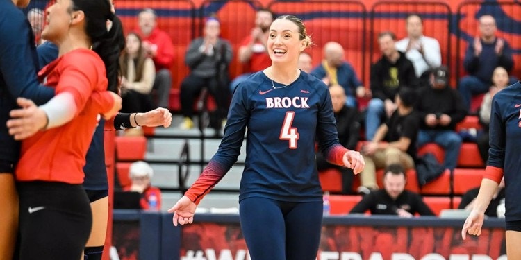 Canadiana Sara Rohr reforça campeão FC Porto