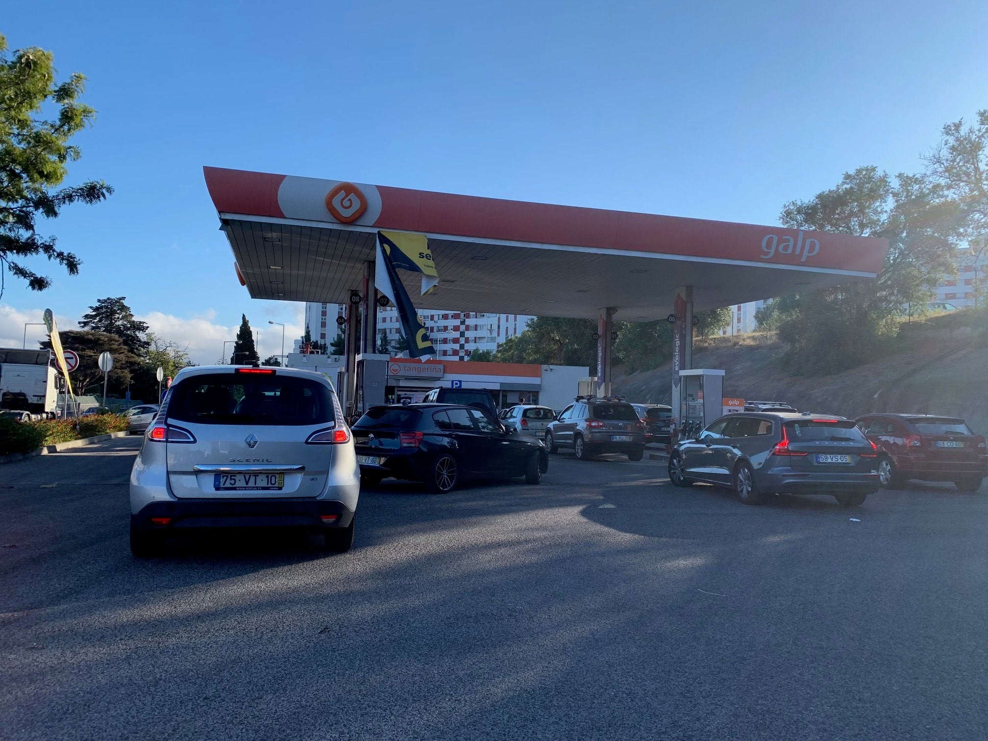 Combustíveis vão baixar. Gasóleo desce 4,5 cêntimos e gasolina 3 cêntimos
