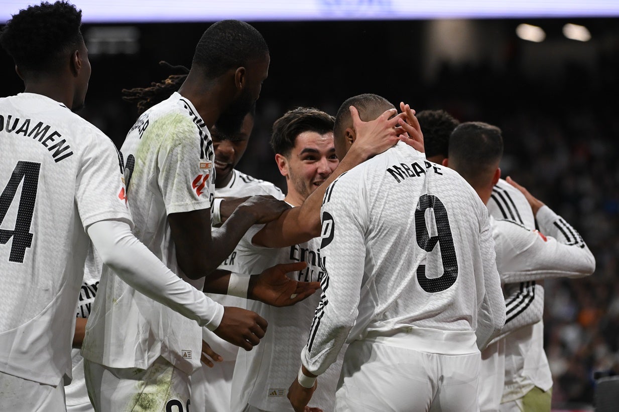 Real Madrid bate Sevilha e sobe ao segundo lugar em Espanha
