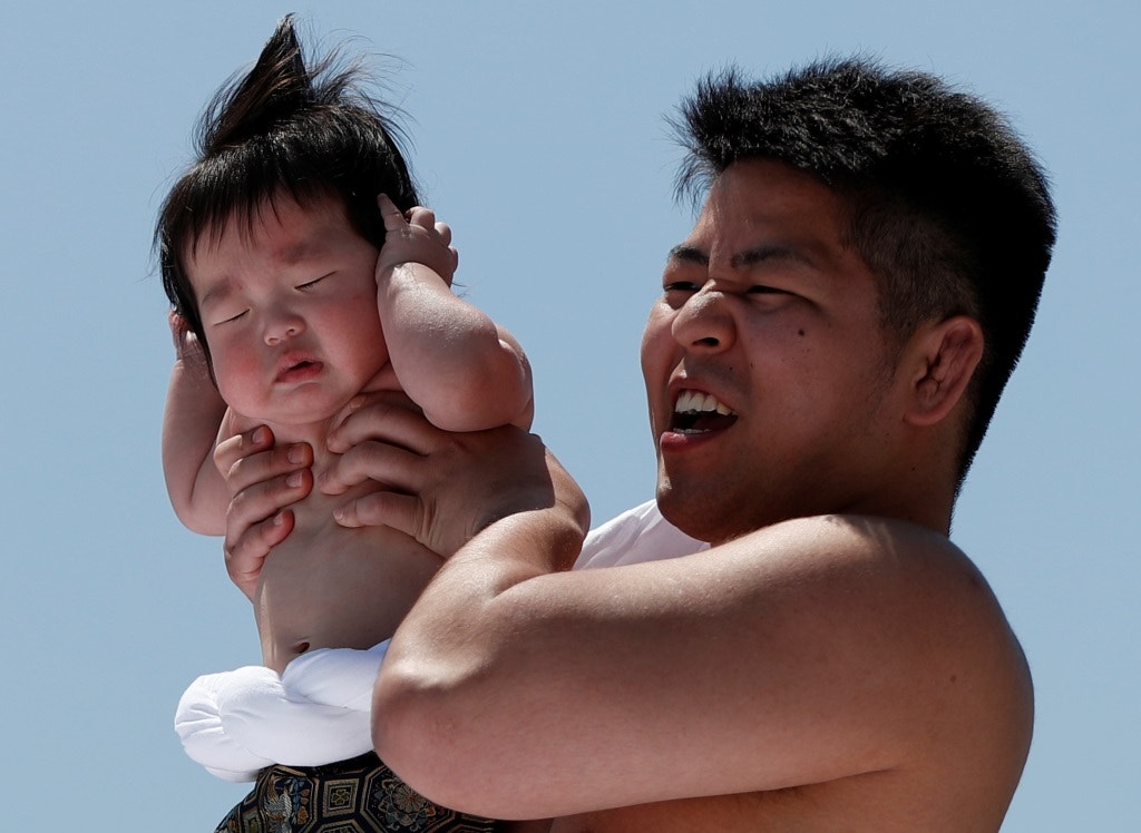 "Baby crying Sumo contest"