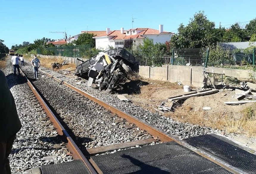 Linha ferroviária do Oeste reaberta