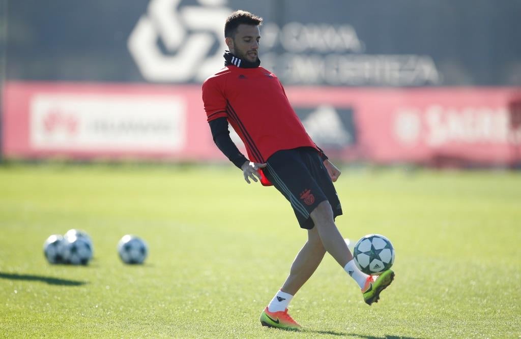 Benfica faz regressar Samaris aos convocados e perde Pedrinho por lesão