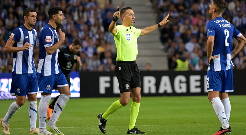 FC Porto pede anulação do jogo com o Arouca por FC Porto pede anulação do jogo com o Arouca por