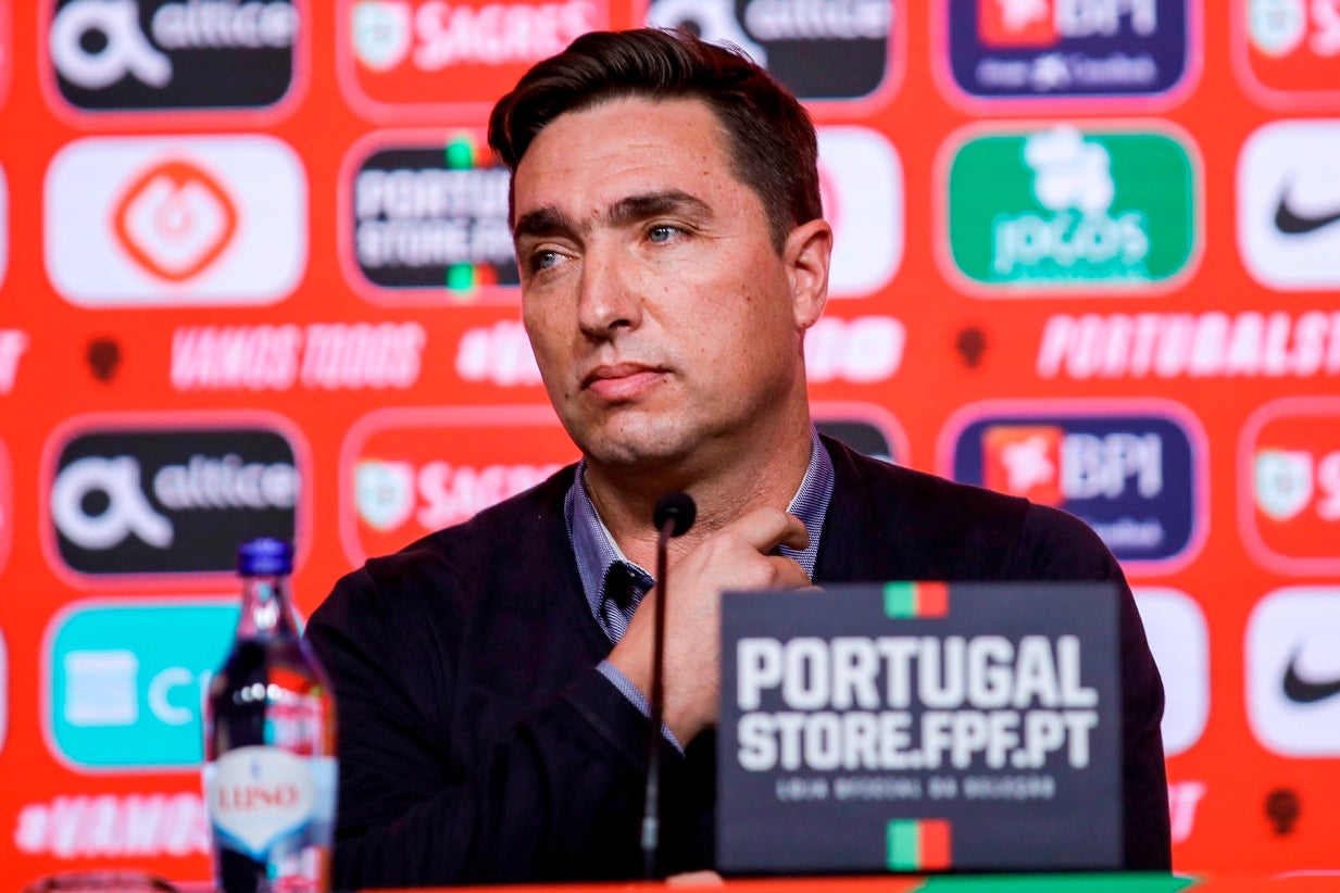 Rui Jorge lembra que compete aos jogadores "provar" que merecem lugar ...